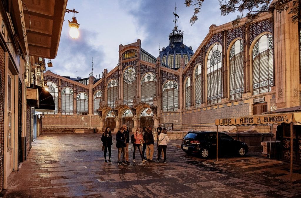 El Mercado Central de Valencia, un templo de casi un siglo